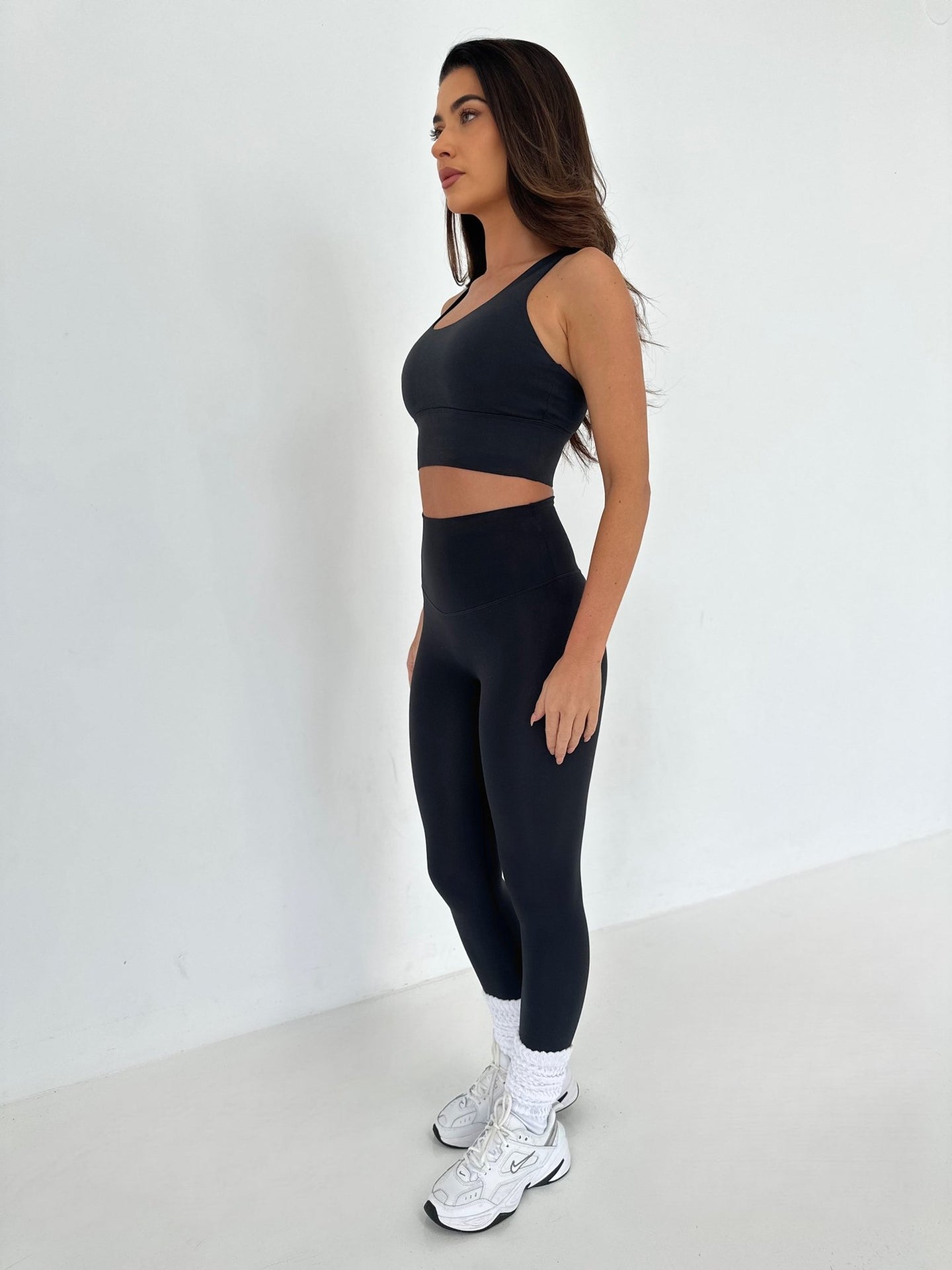 Sculpting Leggings | Matte Black Leggings | Pretty Peach
